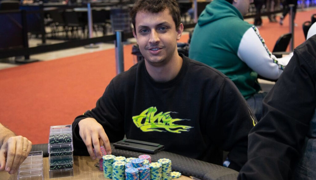 Gabriel Nóbrega crava o US$ 215 StacKOsaurus